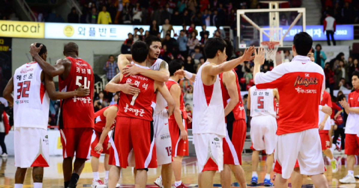 SK, KGC 꺾고 11년 만에 챔프전 진출..모비스와 대결