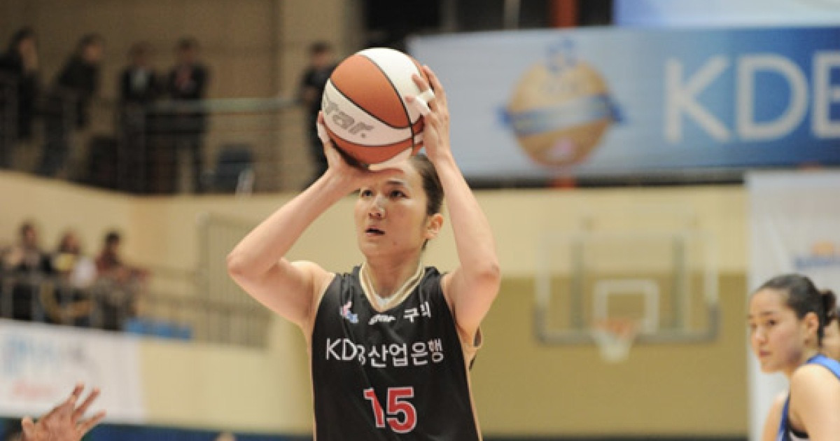 'FA 최대어' 신정자, KDB생명 잔류