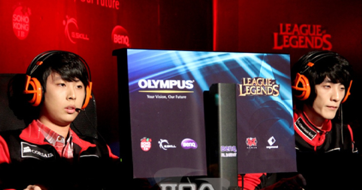 [올림푸스 LOL]거듭된 역전! ahq 코리아, 장기전 끝에 SK텔레콤 격파(B-1경기)