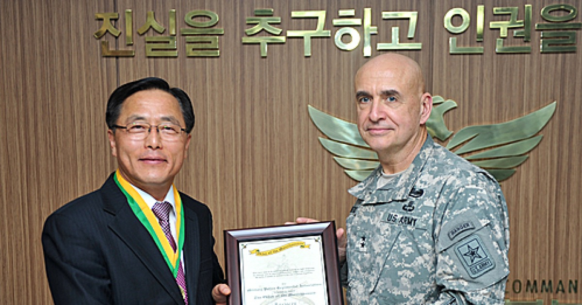 승장래 전 국방부 조사본부장, 미군 '마흐쇼세 훈장' 수상