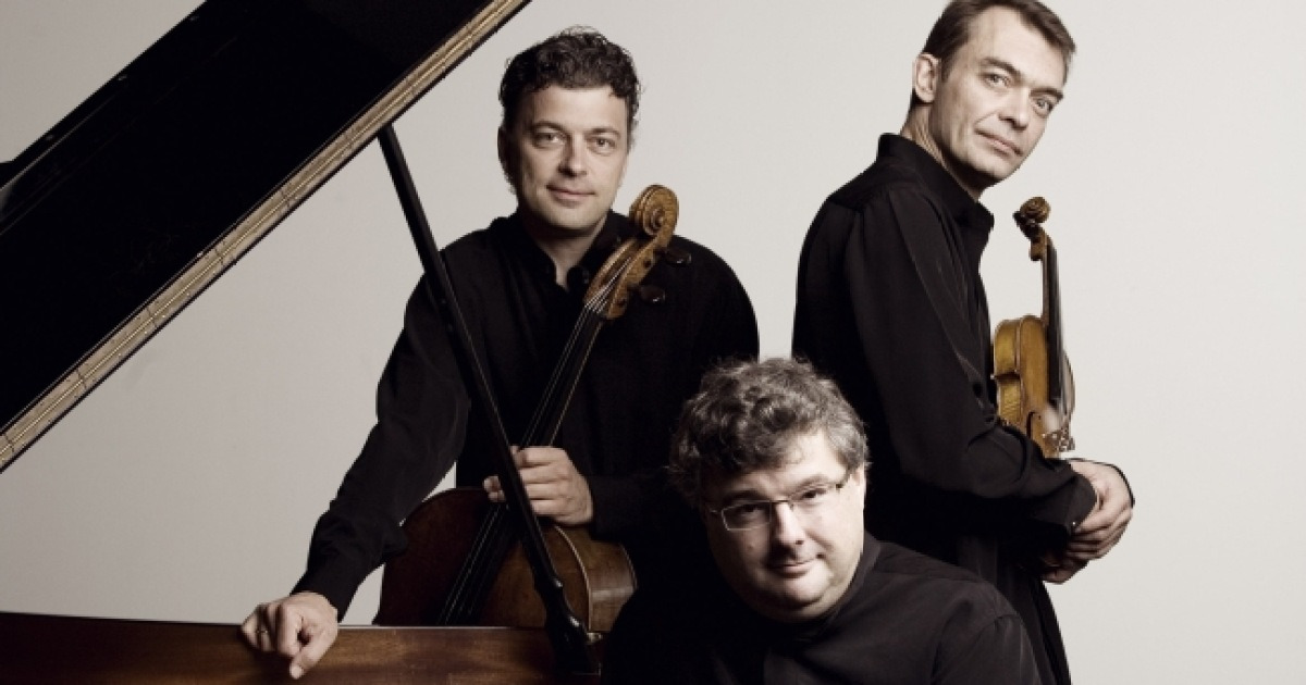 Wanderer Trio, a vagabond for musical language