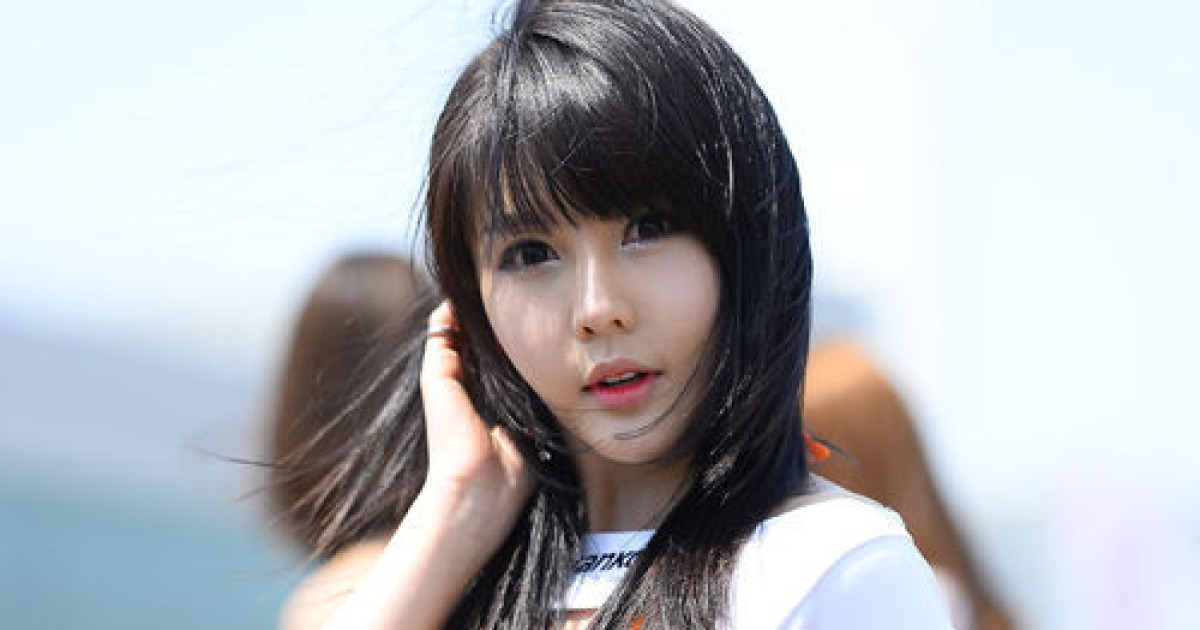 [사진]레이싱모델 이지우,'돋보이는 인형외모'