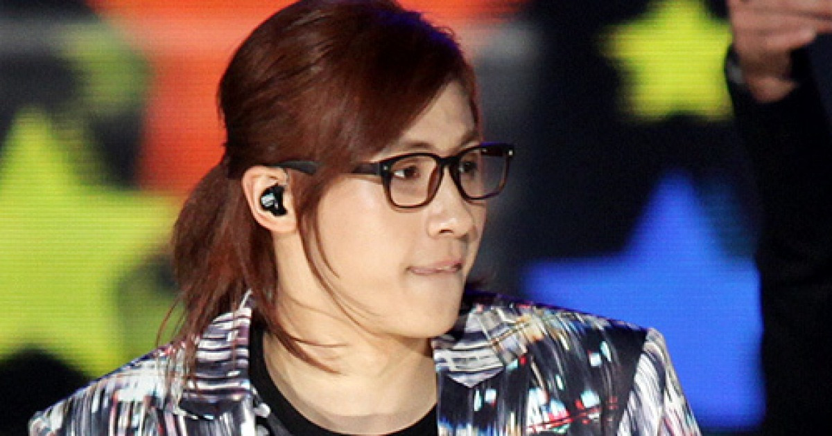 [bnt포토] B1A4 신우, 공연 중 살며시 입술 적시기~