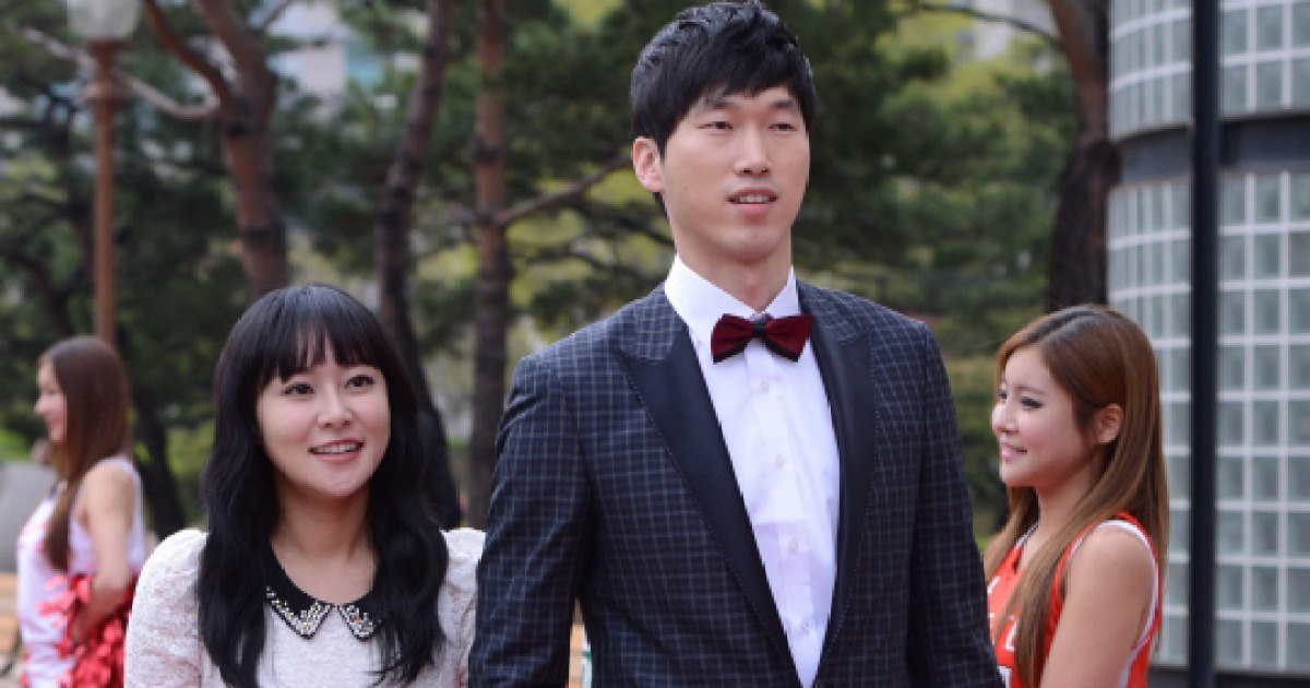 [포토] KGC 정휘량 '탤런트 여친 뽐내러 왔어요'