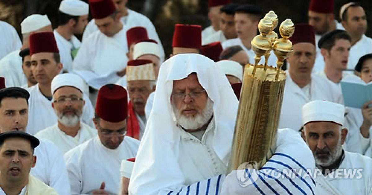 MIDEAST ISRAEL TRADITIONS PASSOVER