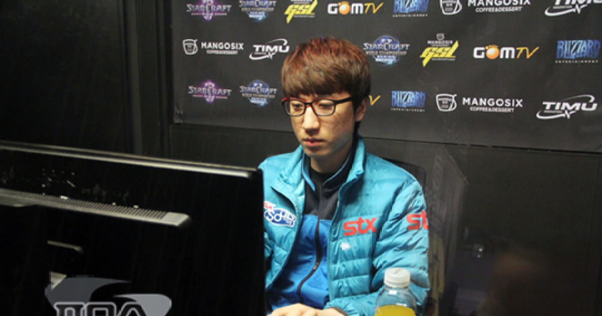 [WCS GSL]심리전까지 갖춘 이신형, 이영호 꺾고 이승현과 맞대결!(2경기)