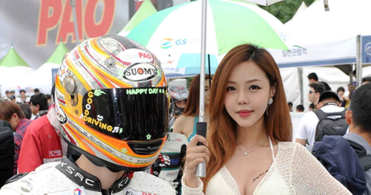 2013 KSRC '서킷에 레이싱 모델이 빠지면 안되죠' [포토]