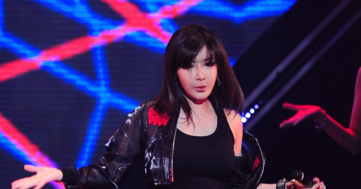 [TD포토] 2NE1 박봄 '시크한 올블랙 패션'