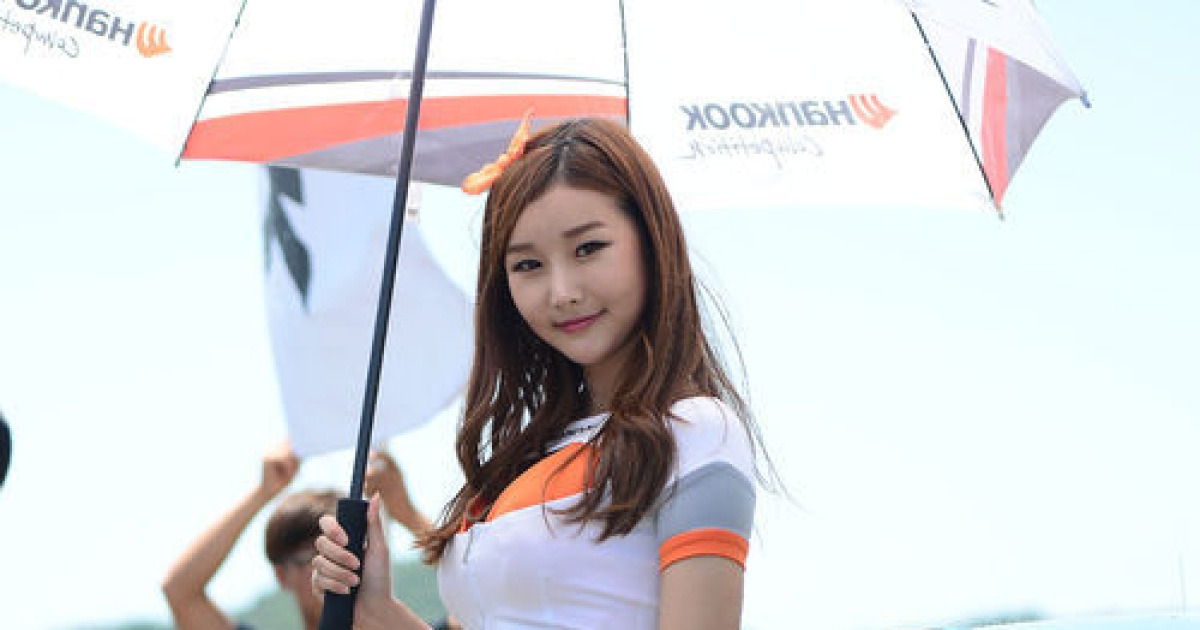 [사진]레이싱걸 한송이,'서킷을 달구는 섹시미'