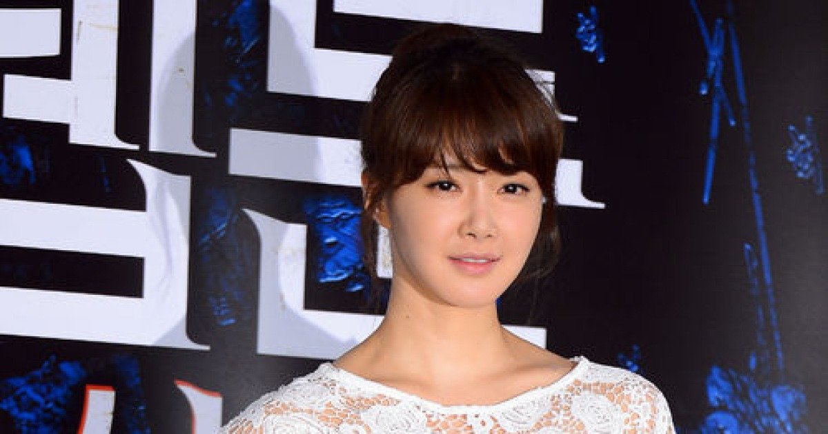 [사진]이시영,'흑과백 이중 스커트'