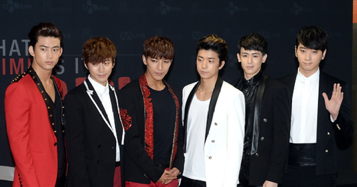 [TD포토] 2PM '짐승에서 신사느낌이 물씬~'