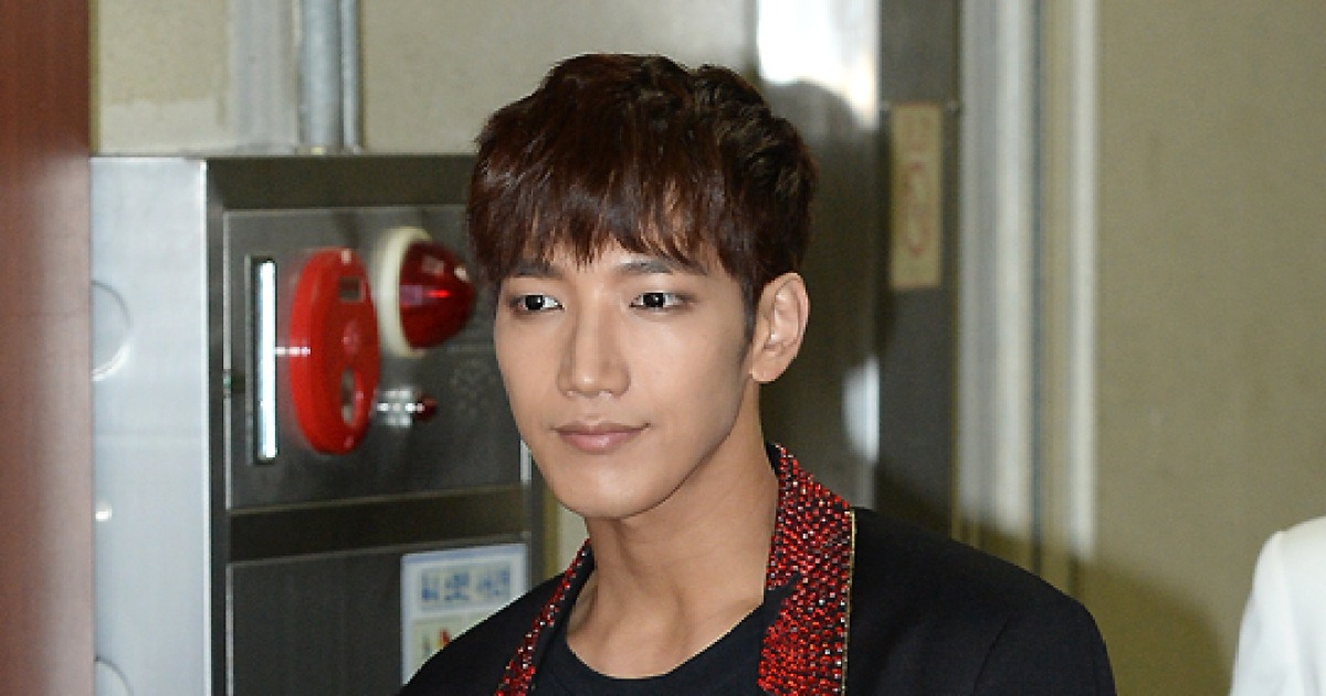 [TD포토] 2PM 준케이 '기대감에 부푼 입장~'