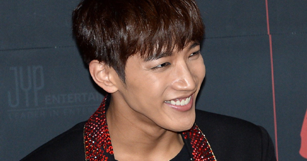 [TD포토] 2PM 준케이 '팬들 만날 생각에 귀에 걸린 입'