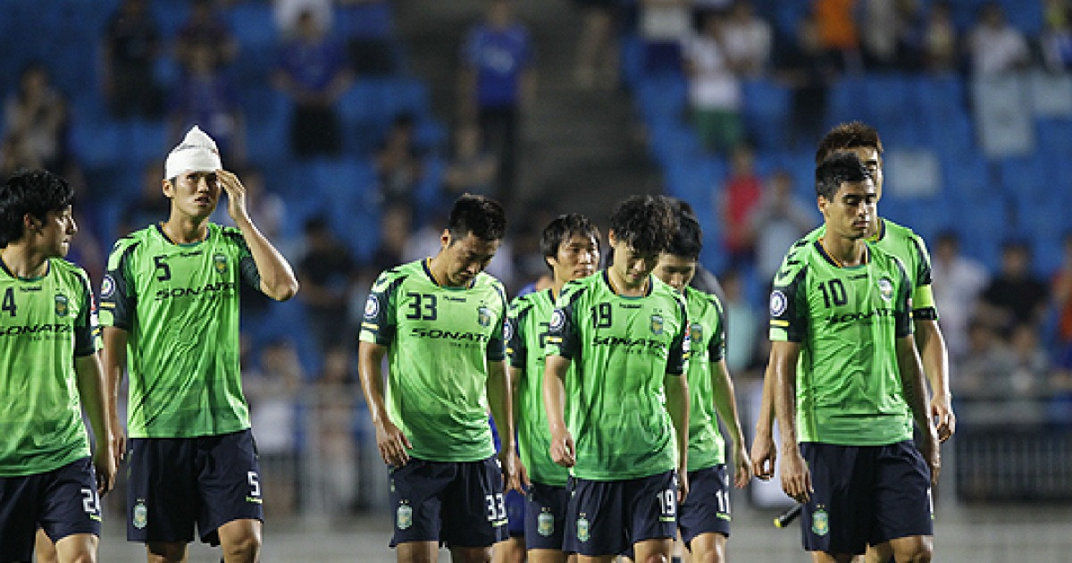 [K클래식 19R] 연속 경기 득점 멈춘 이동국의 전북, 대전과 1-1 무승부