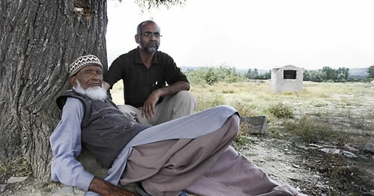 INDIA KASHMIR 141 YEAR OLD MAN