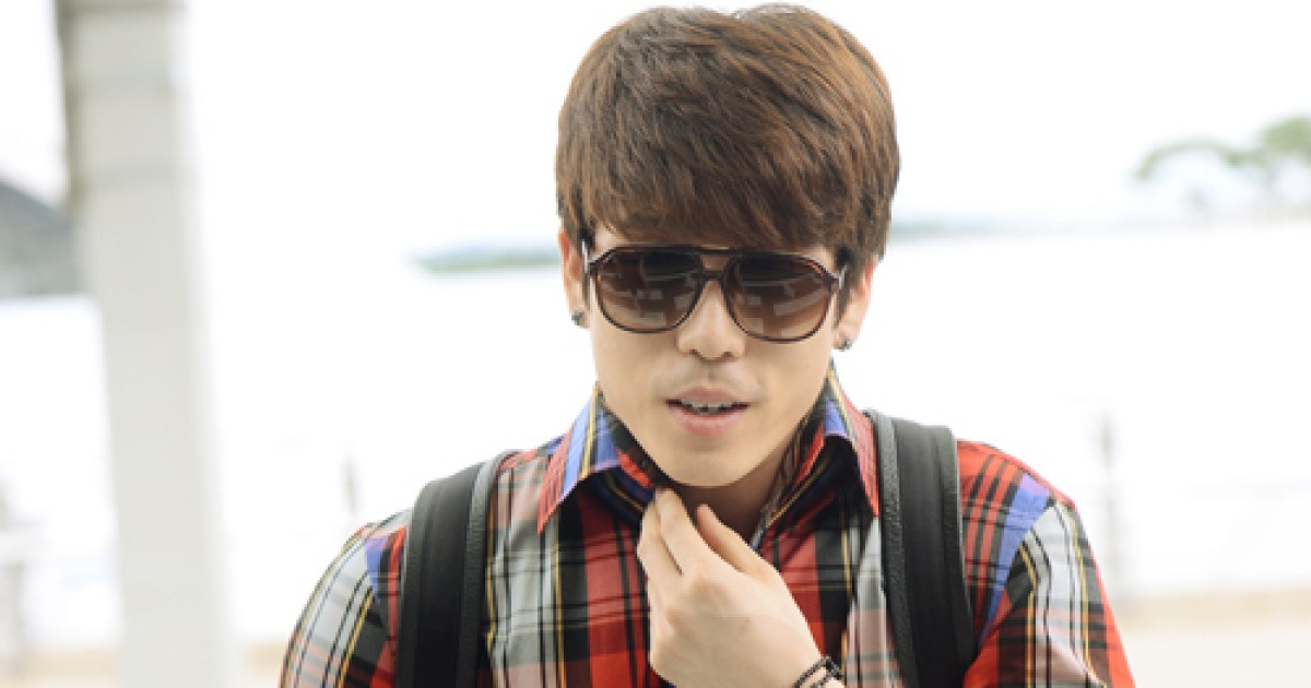 [포토엔]2AM 창민 'LA 잘 다녀올 게요' (공항패션)