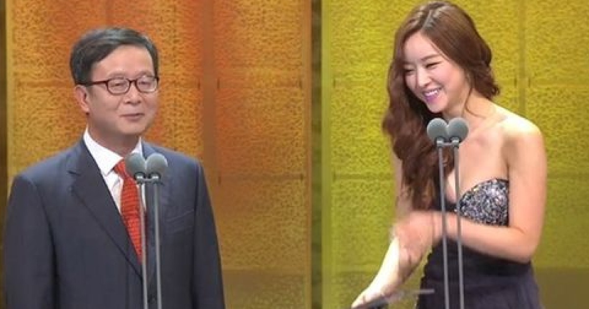 '한국방송대상' EBS 사장 "홍수아, 시구하는 모습만 봤는데.."