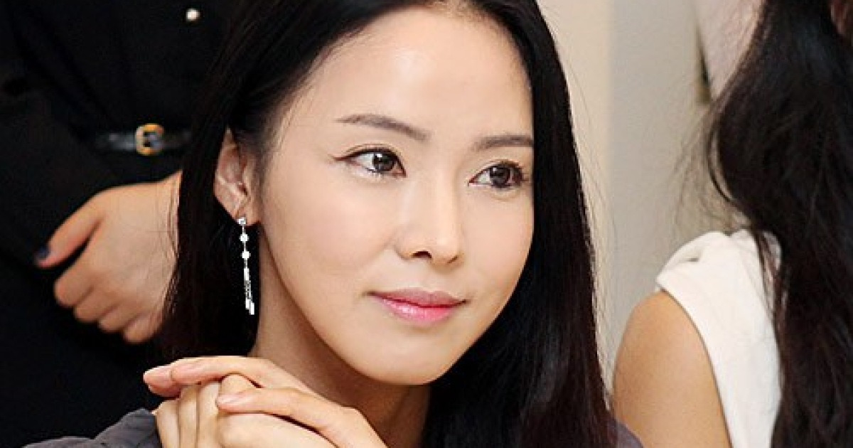 [bnt포토] 배우 서지연 "두 손 꼭 잡은 모습이 여신같아~"