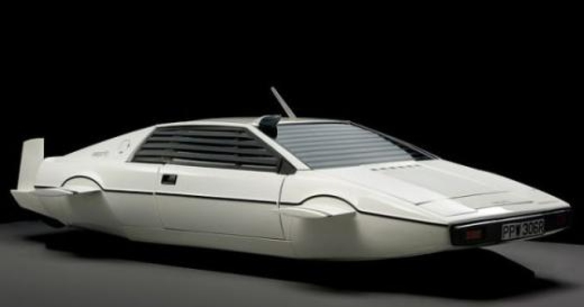 '007' 잠수함 변신車 , 9억원에 낙찰