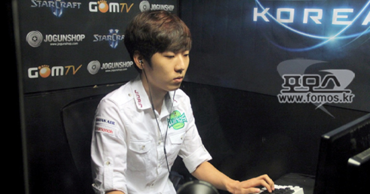 [WCS GSL]진에어 방태수, 3방향 동시 공격으로 황강호 격파(2경기)