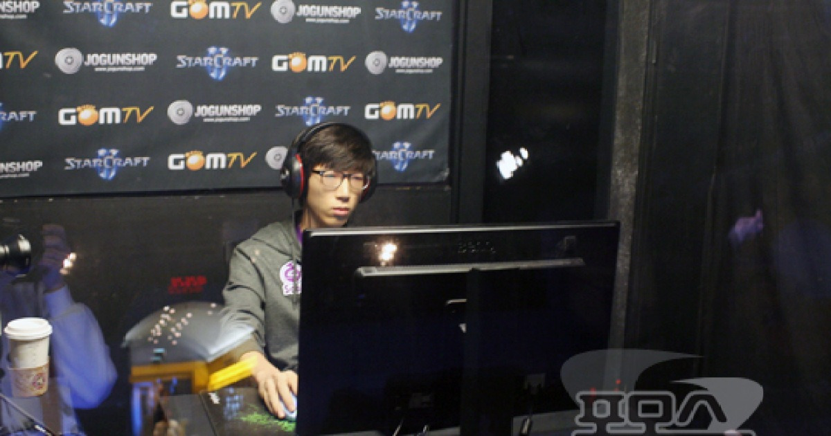 [WCS GSL]패기 넘치는 백동준, 맹공 퍼부어 2연승(2세트)