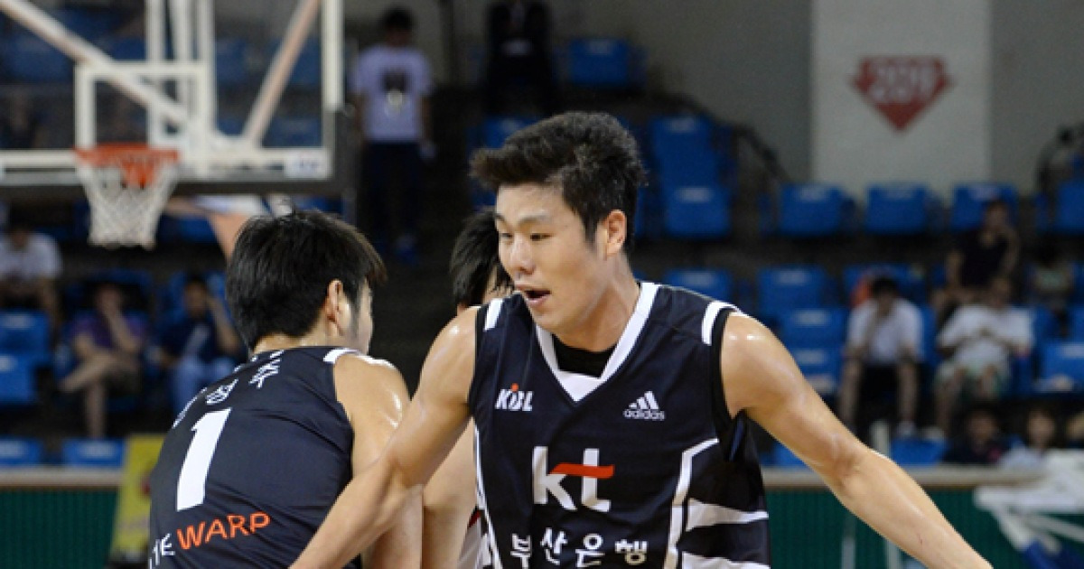 '신들린 슛감' 조성민 앞세운 KT, KGC 3연패 몰아