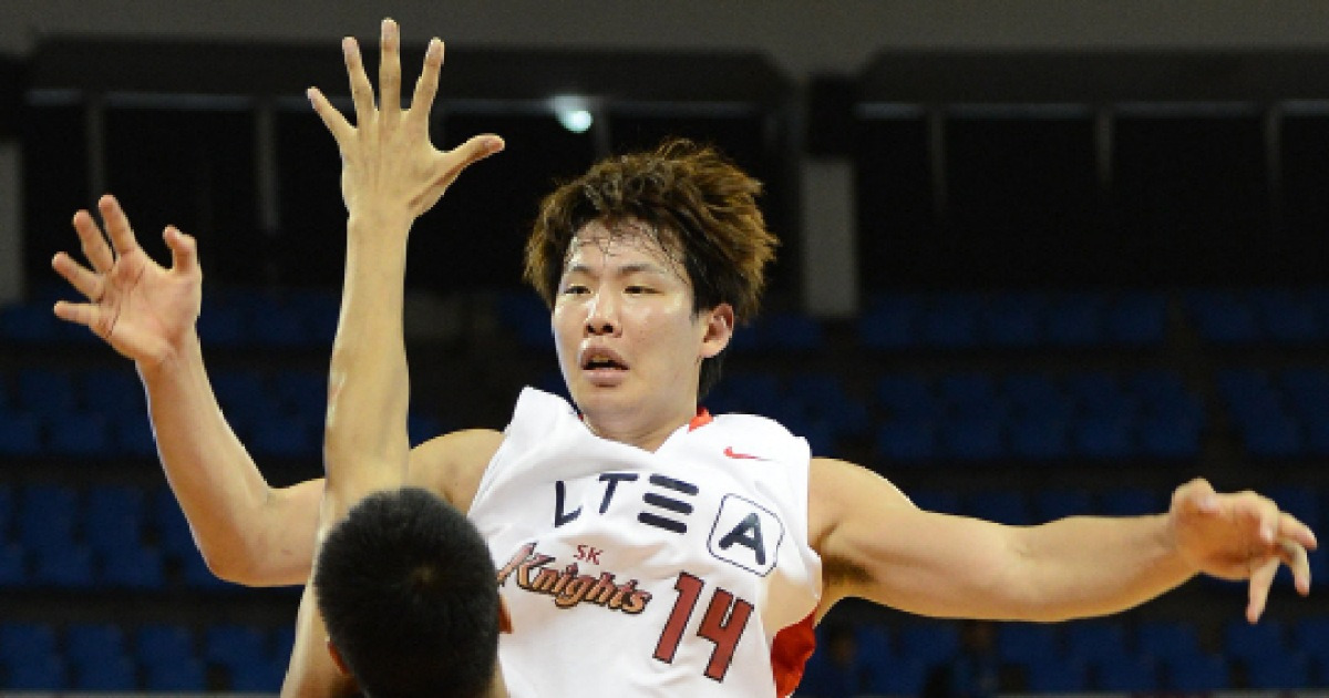 SK, KCC전 졸전 후 똘똘 뭉쳤다