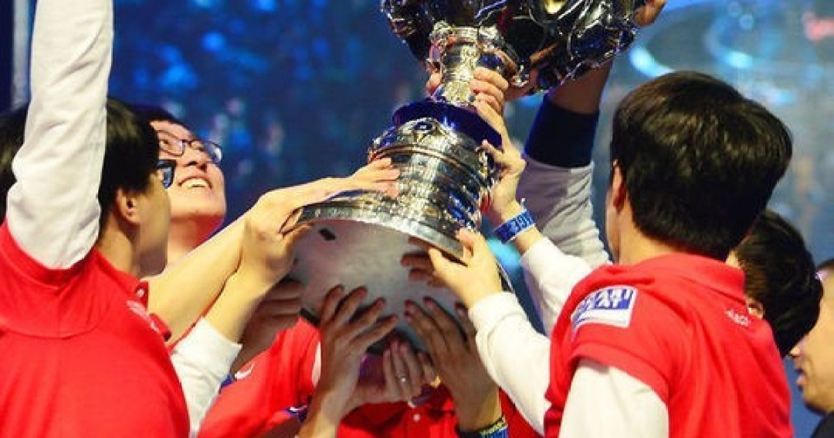 뜨거운 축하 열기..KeSPA, SKT T1 '챔피언스 데이' 5000명 몰렸다