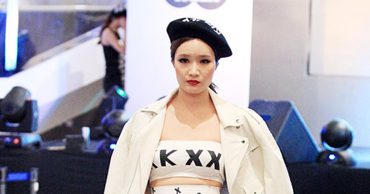 [bnt포토] 스타일난다 KKXX 패션쇼, 시선 잡는 초미니 탱크탑