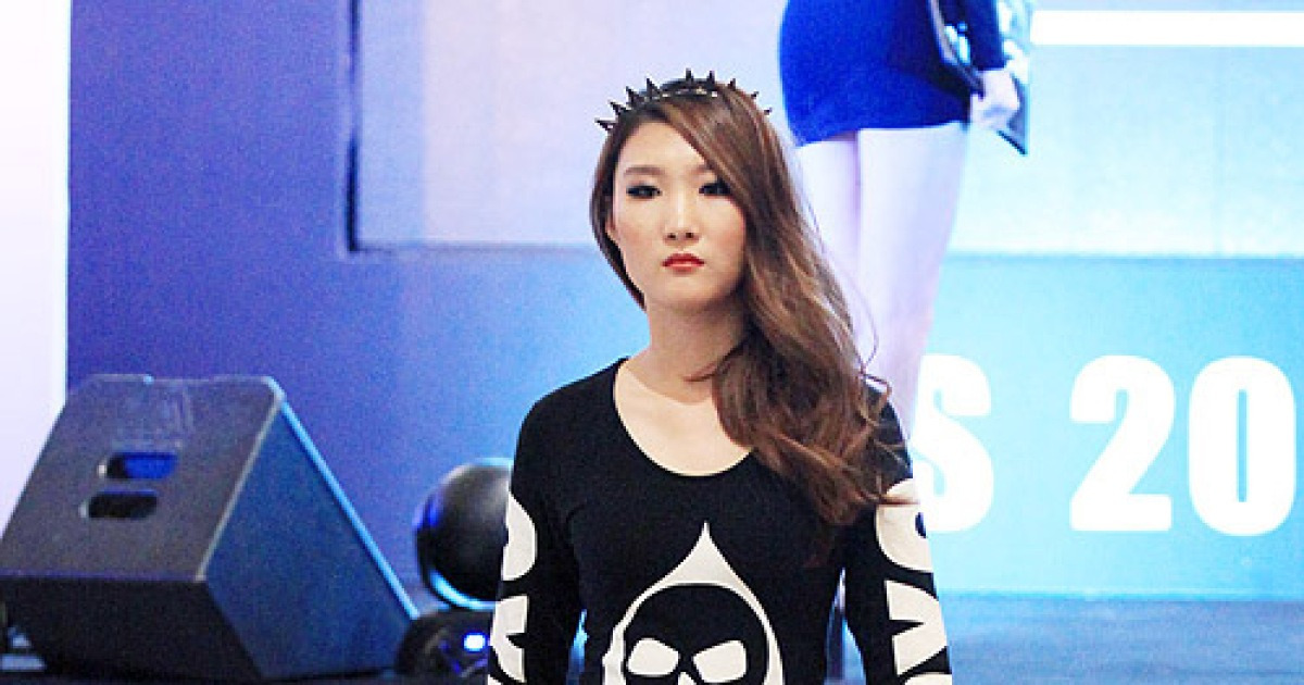 [bnt포토] 스타일난다 KKXX 패션쇼 '아찔한 초미니 원피스'