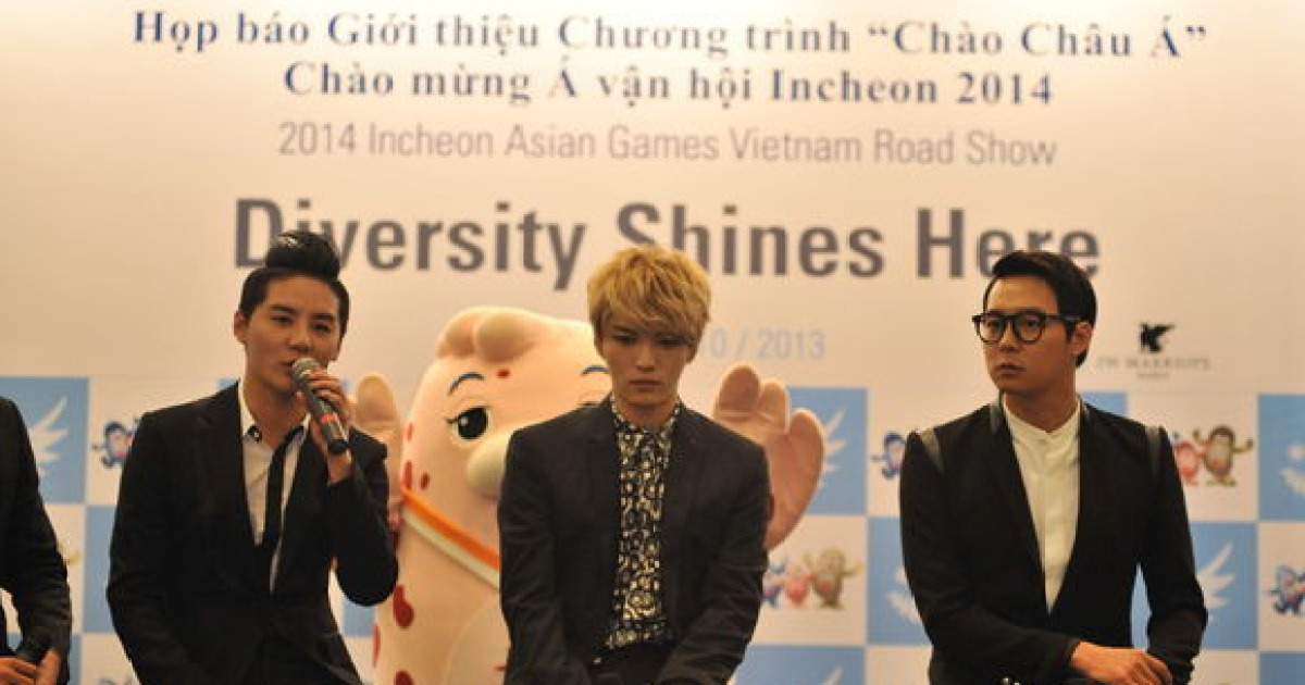 '인천AG 홍보' JYJ, 베트남 쇼케이스 성황