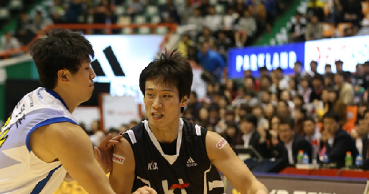 [주간 MVP] KT 김우람·클라크, LTE급 고공행진 이끌다