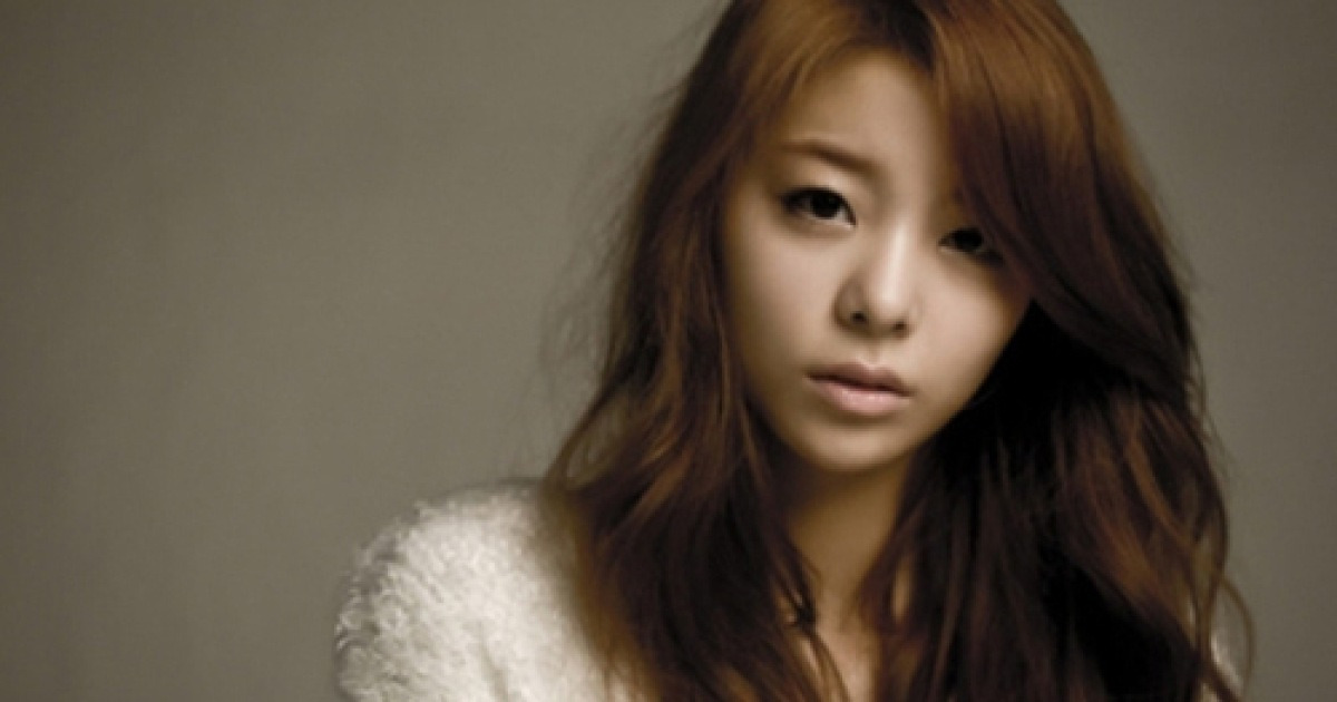 Charges fly over Ailee photos leak