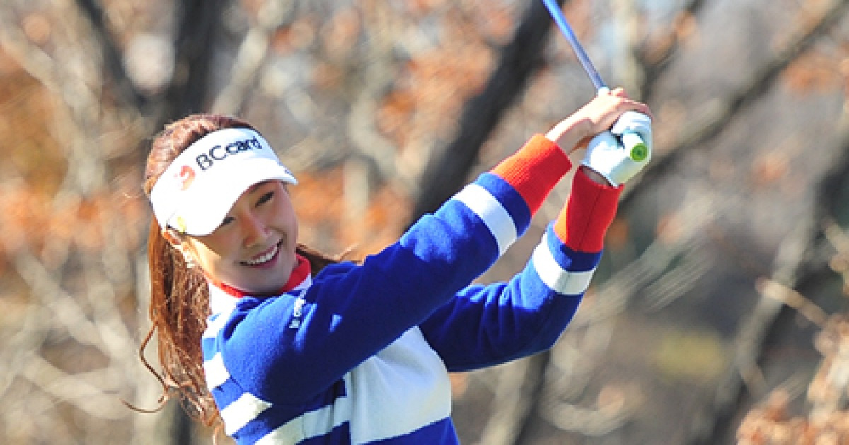 김하늘, KLPGA 마지막 대회 1R 단독 선두..코스레코드 경신