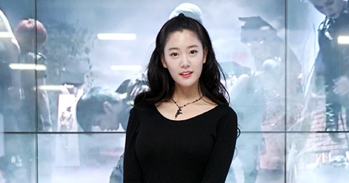 [bnt포토] 클라라, 몸매 드러나는 밀착 원피스~