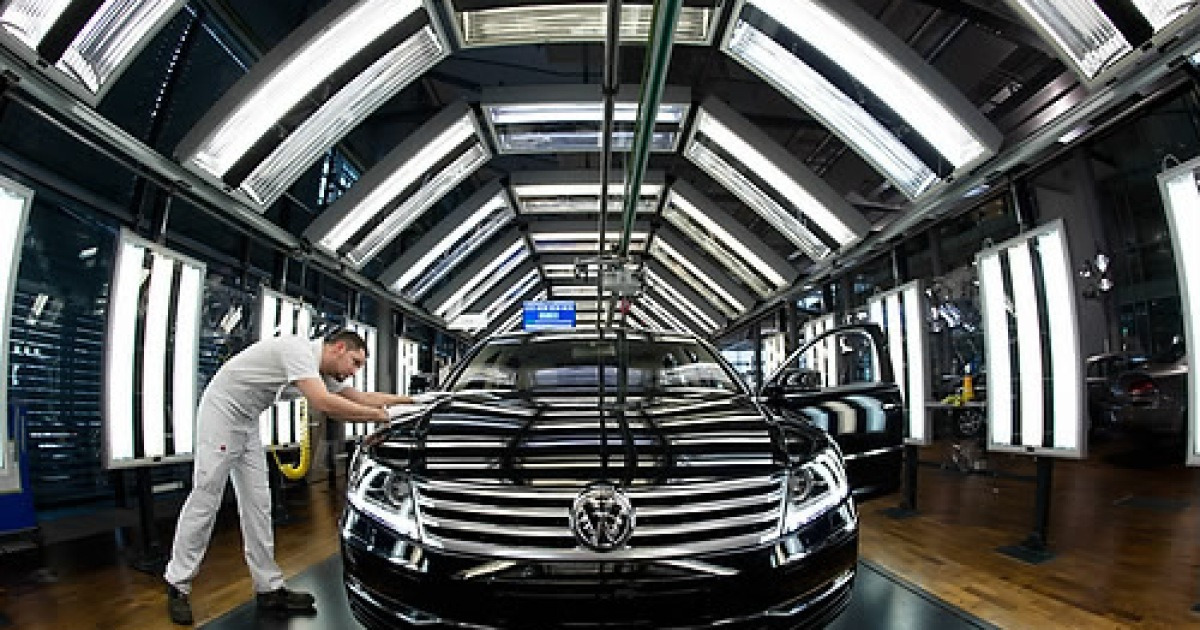 FILE GERMANY ECONOMY CAR INDUSTRY PRODUCTION