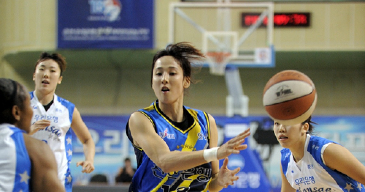 [WKBL] 김단비 '옆으로 슬쩍'