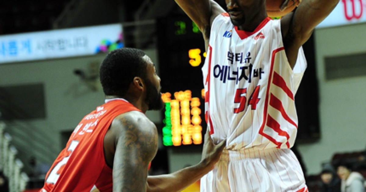 '4Q 역전극' 오리온스, KGC 3연승 저지..빅딜 이후 첫승