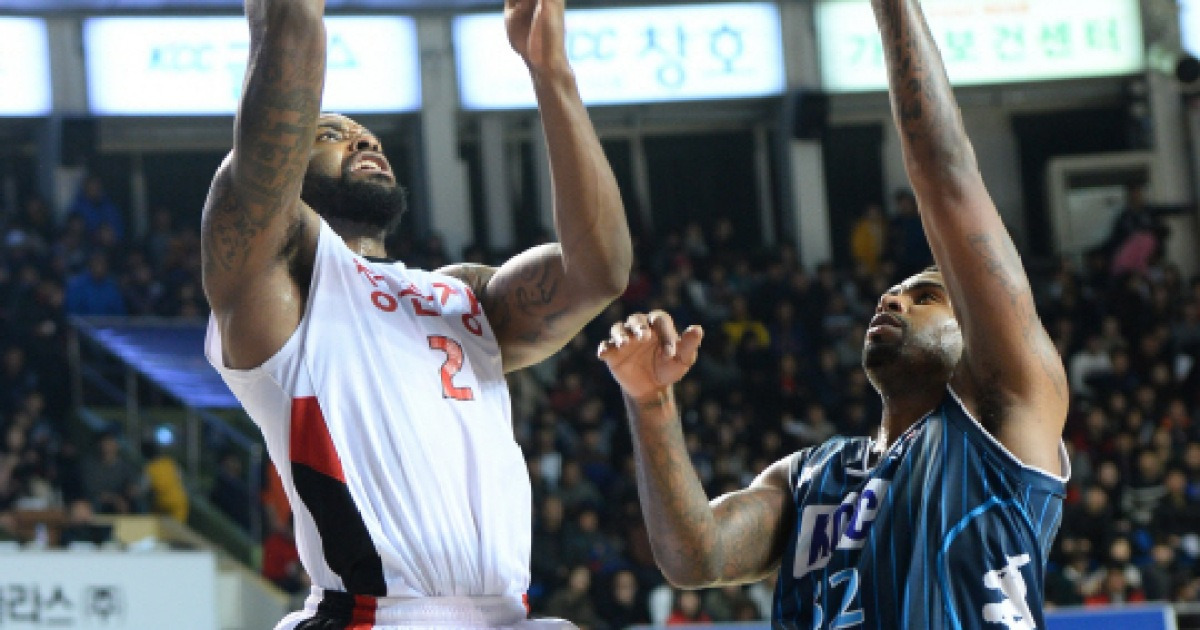 '에반스 22점 19R' KGC, KCC 꺾고 2013년 유종의미