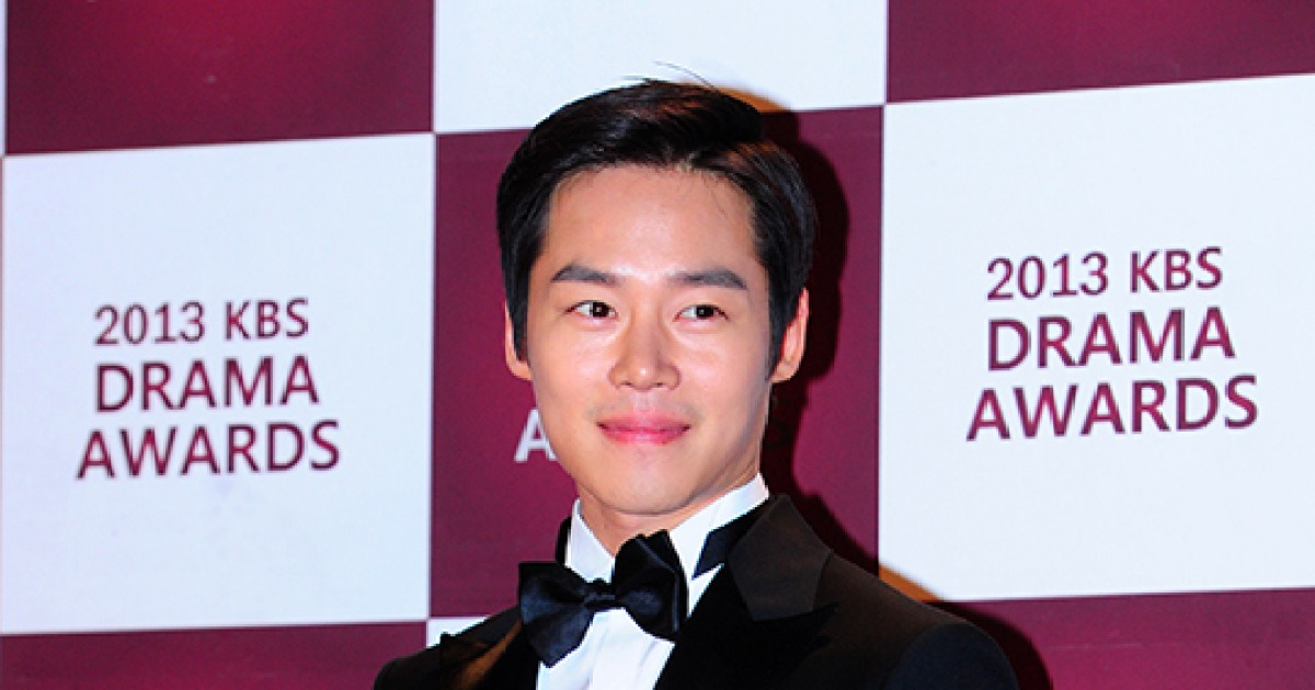 [TD포토] 한주완 '그윽한 미소로 여심 사로잡네' (KBS 연기대상)