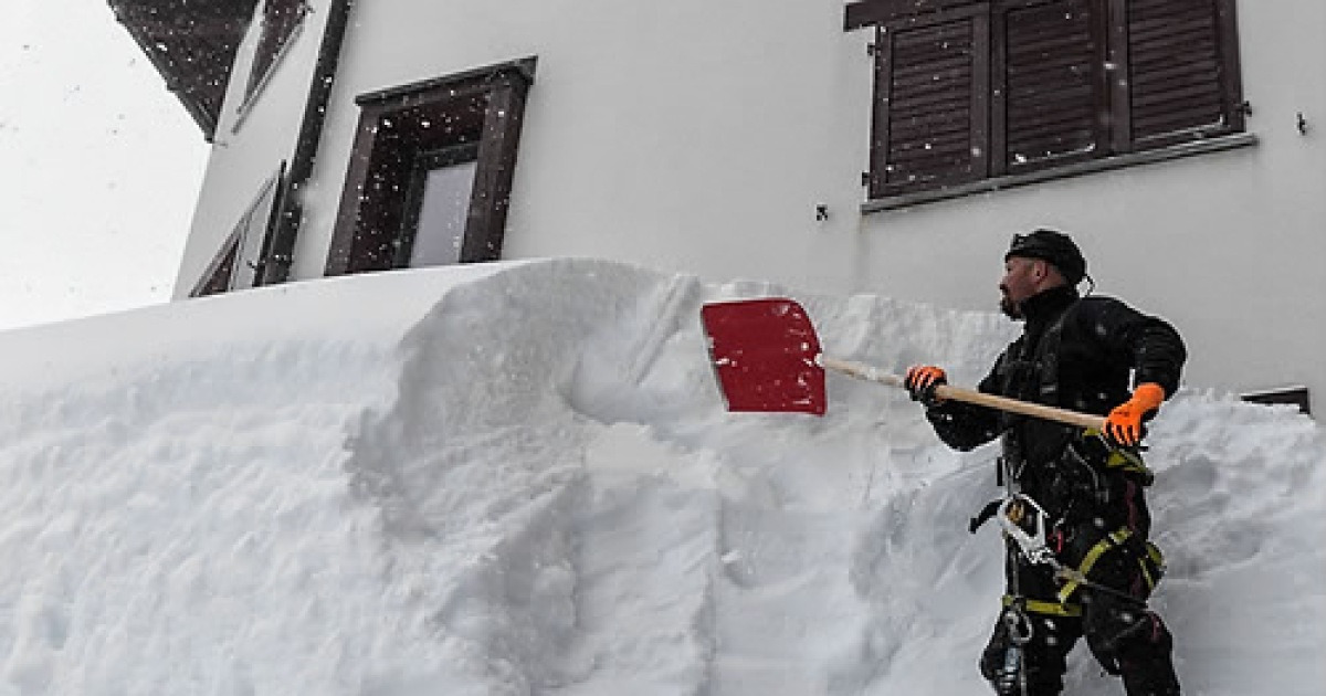 SWITZERLAND WEATHER SNOW