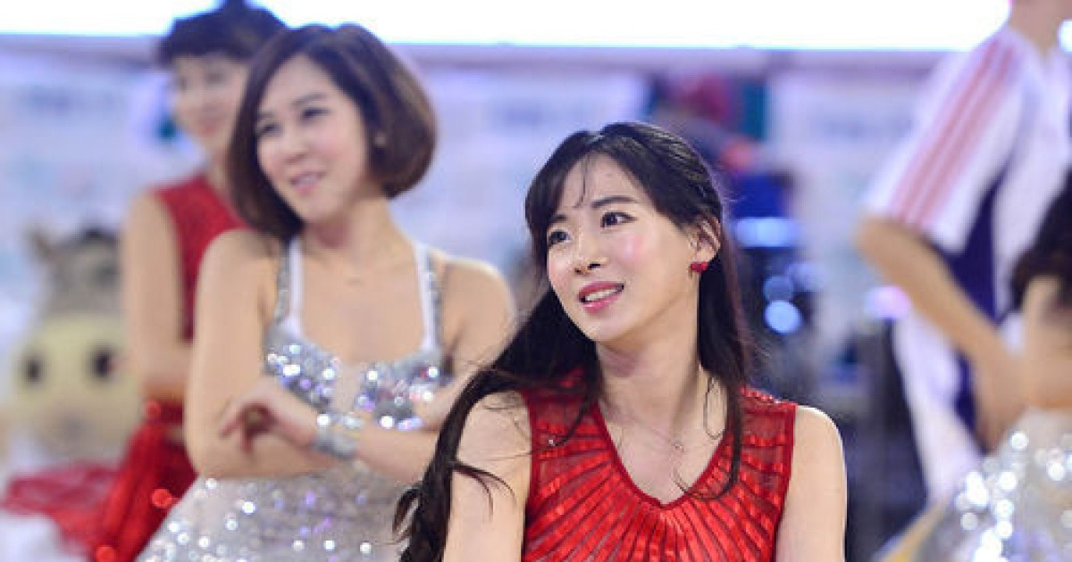 [사진]SK 치어리더,'엉덩이를 살랑'