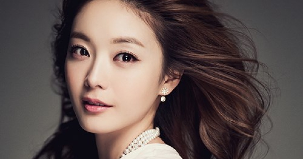 [bnt화보] 배우 전소민, 맑은 눈망울 담은 탑걸(TOPGIRL) S/S 화보 공개