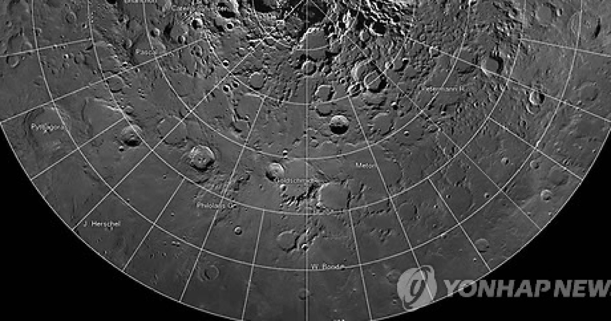 SPACE LUNAR NORTH POLE