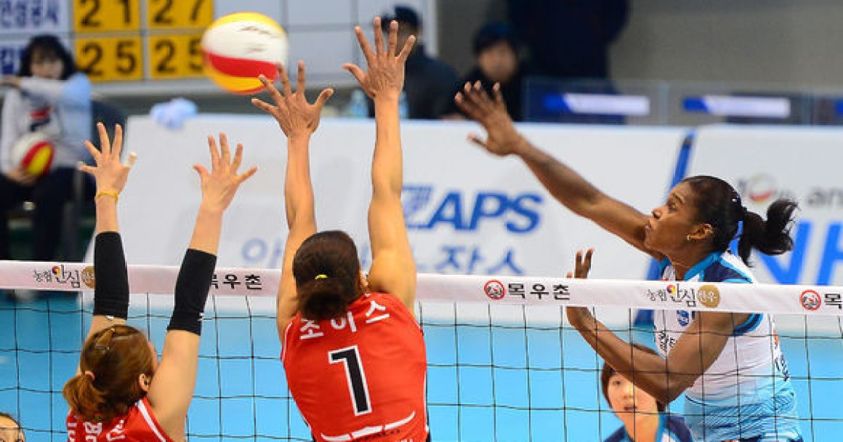 '베띠 34점' GS, PO 1차전서 KGC 완파하고 기선제압