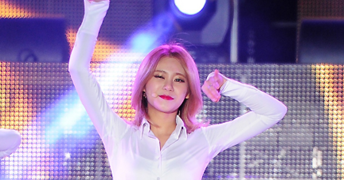 [MD포토] AOA 유나 '길쭉한 9등신 몸매'