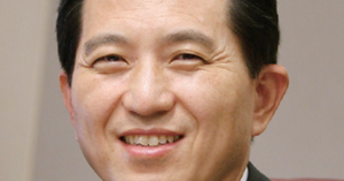 [한국 100대 CEO]임영록 KB금융지주 회장 | KB '체력' 키우기 1단계 시동