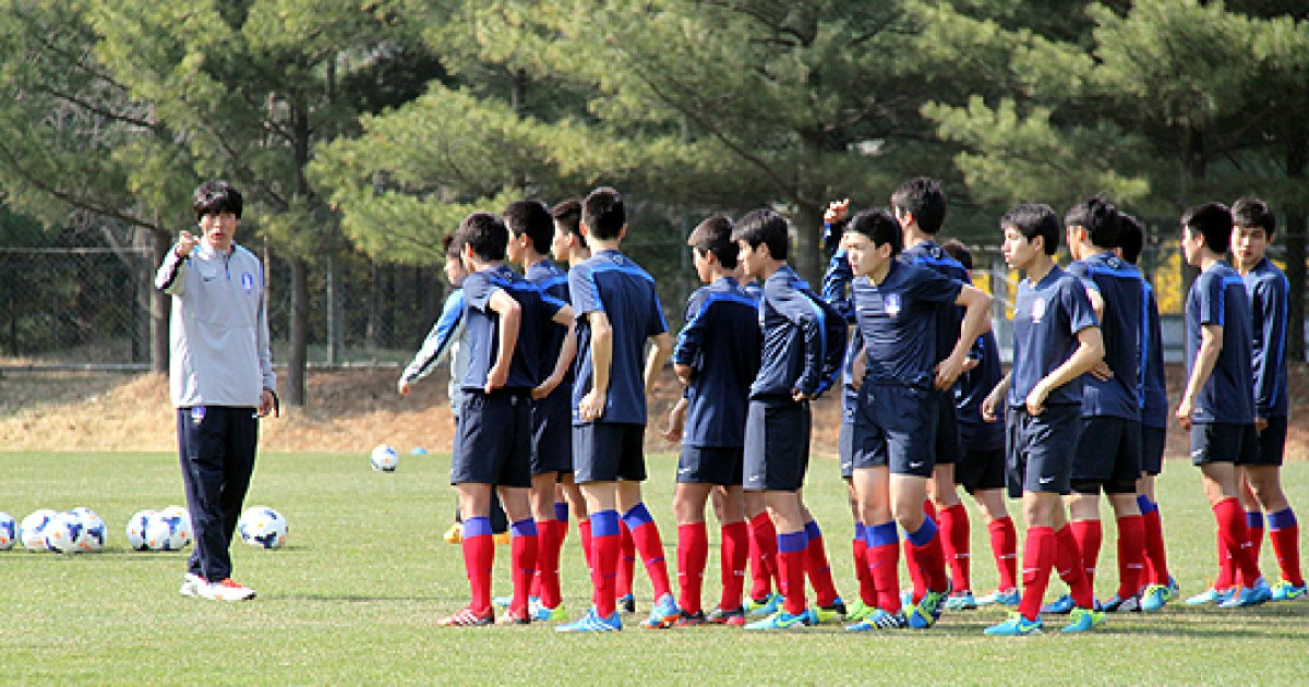 '이승우 출격' U-16 대표, 포르투갈전 주도