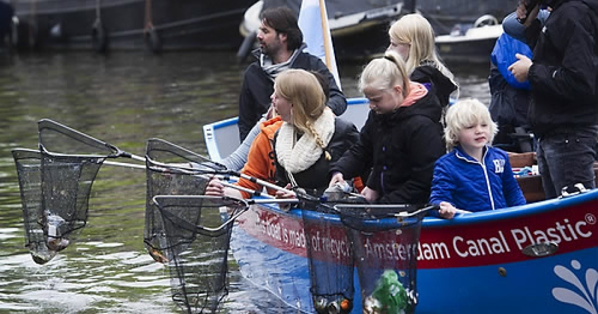 NETHERLANDS CANAL CLEANING