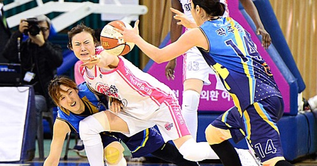 [WKBL]16년 프랜차이즈도 내치는 하나외환